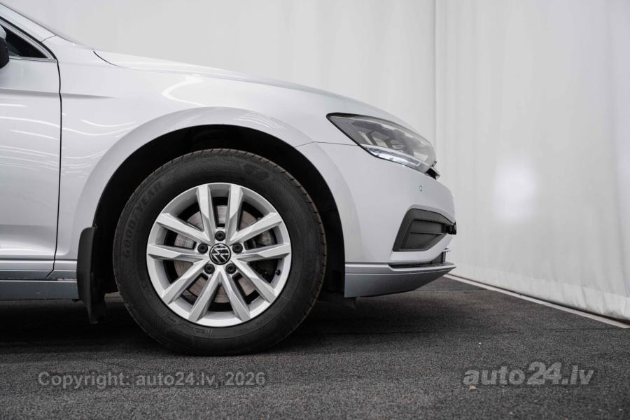 Pelēks Volkswagen Passat 2021 Tallina, ar dzinēja tilpumu 1.50 L un nobraukumu 37 tūkst. km par 22900 €, foto 17 vietnē AUTOMOTO.COM.LV