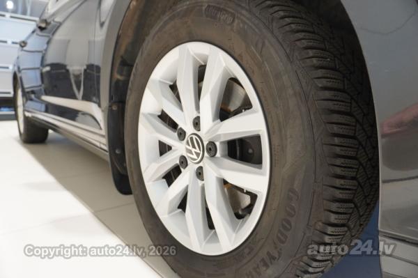 Pelēks Volkswagen Passat 2021 Tallina, ar dzinēja tilpumu 1.50 L un nobraukumu 114 tūkst. km par 18300 €, foto 5 vietnē AUTOMOTO.COM.LV