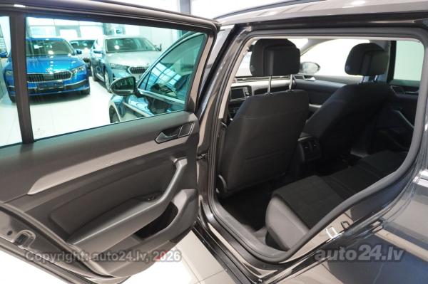 Pelēks Volkswagen Passat 2021 Tallina, ar dzinēja tilpumu 1.50 L un nobraukumu 114 tūkst. km par 18300 €, foto 9 vietnē AUTOMOTO.COM.LV