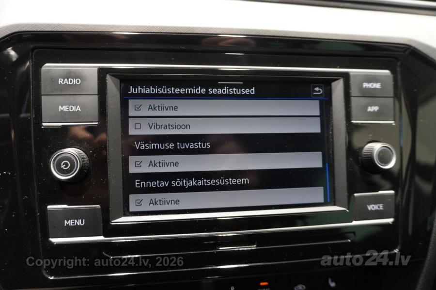 Pelēks Volkswagen Passat 2021 Tallina, ar dzinēja tilpumu 1.50 L un nobraukumu 114 tūkst. km par 18300 €, foto 21 vietnē AUTOMOTO.COM.LV
