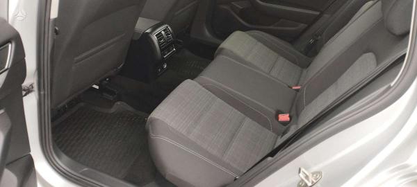 Grey Volkswagen Passat 2021 in Silute, with an engine capacity of 1.97 L and mileage of 100 thousand km for 12900 €, photo 9 on AUTOMOTO.COM.LV