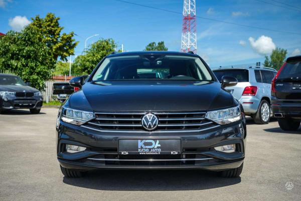 Grey Volkswagen Passat 2021 in Marijampole, with an engine capacity of 1.97 L and mileage of 196 thousand km for 14950 €, photo 3 on AUTOMOTO.COM.LV