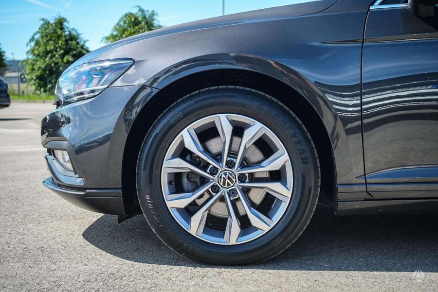 Pelēks Volkswagen Passat 2021 Marijampole, ar dzinēja tilpumu 1.97 L un nobraukumu 196 tūkst. km par 14950 €, foto 7 vietnē AUTOMOTO.COM.LV