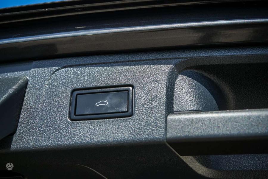 Pelēks Volkswagen Passat 2021 Marijampole, ar dzinēja tilpumu 1.97 L un nobraukumu 196 tūkst. km par 14950 €, foto 16 vietnē AUTOMOTO.COM.LV