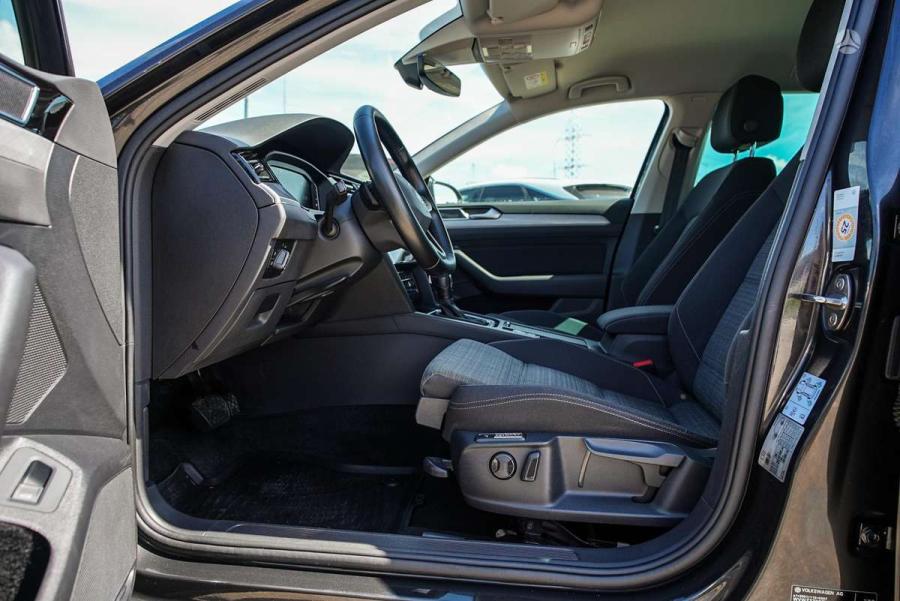 Pelēks Volkswagen Passat 2021 Marijampole, ar dzinēja tilpumu 1.97 L un nobraukumu 196 tūkst. km par 14950 €, foto 28 vietnē AUTOMOTO.COM.LV