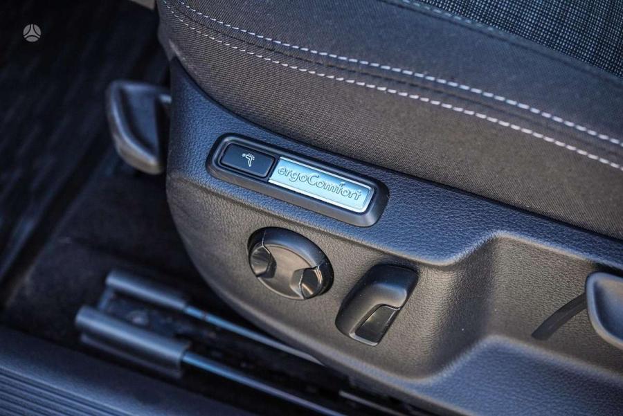 Pelēks Volkswagen Passat 2021 Marijampole, ar dzinēja tilpumu 1.97 L un nobraukumu 196 tūkst. km par 14950 €, foto 29 vietnē AUTOMOTO.COM.LV