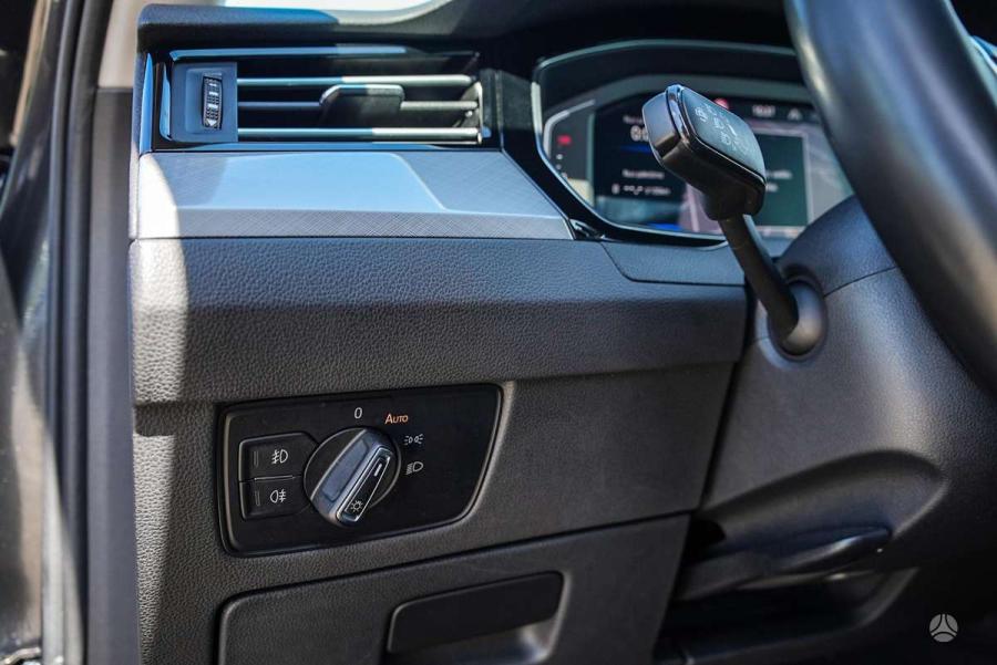 Pelēks Volkswagen Passat 2021 Marijampole, ar dzinēja tilpumu 1.97 L un nobraukumu 196 tūkst. km par 14950 €, foto 30 vietnē AUTOMOTO.COM.LV