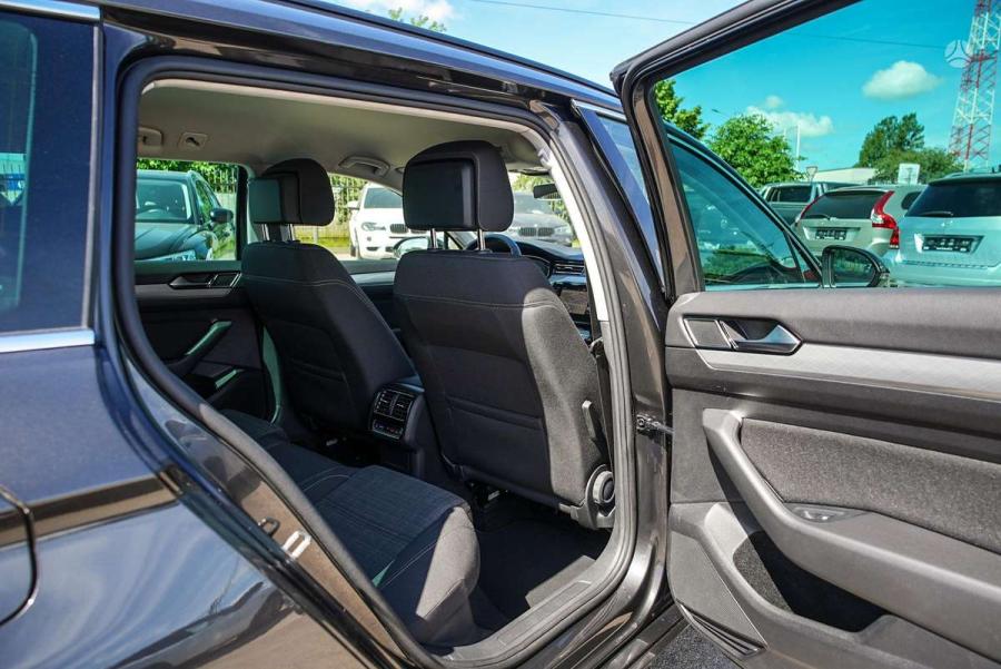 Pelēks Volkswagen Passat 2021 Marijampole, ar dzinēja tilpumu 1.97 L un nobraukumu 196 tūkst. km par 14950 €, foto 36 vietnē AUTOMOTO.COM.LV