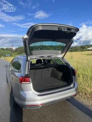 Grey Volkswagen Passat 2021 in Trakai, with an engine capacity of 1.40 L and mileage of 205 thousand km for 13200 €, photo 8 on AUTOMOTO.COM.LV