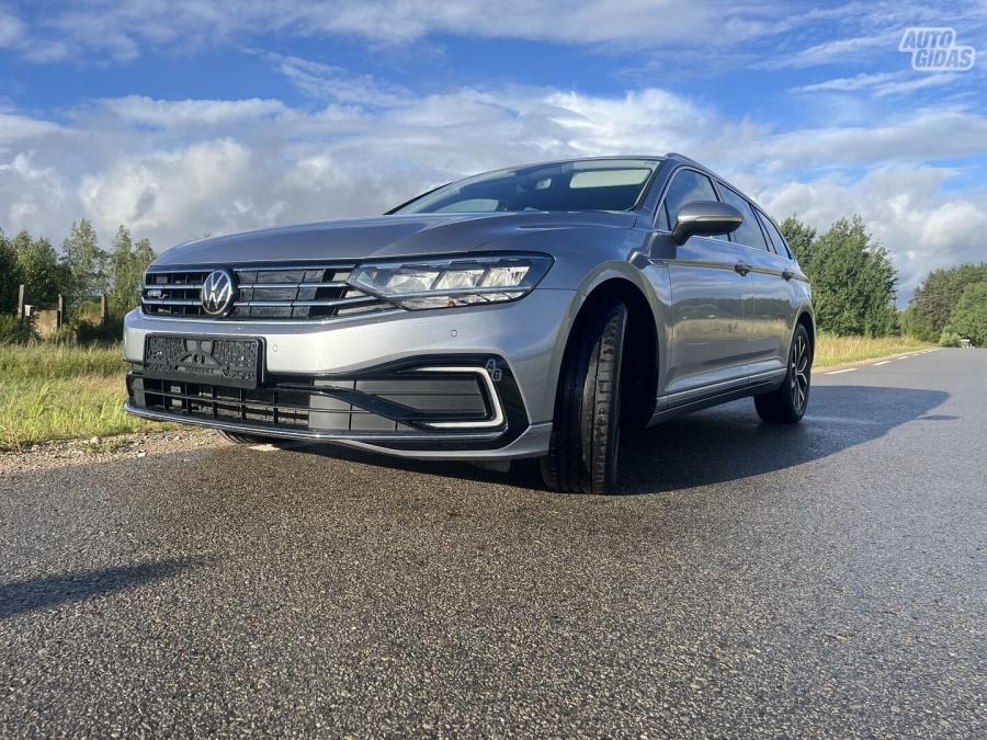 Grey Volkswagen Passat 2021 in Trakai, with an engine capacity of 1.40 L and mileage of 205 thousand km for 13200 €, photo 12 on AUTOMOTO.COM.LV