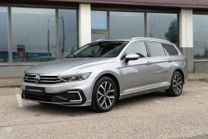 Grey Volkswagen Passat 2021 in Vilnius, with an engine capacity of 1.40 L and mileage of 174 thousand km for 17700 €, photo  on AUTOMOTO.COM.LV
