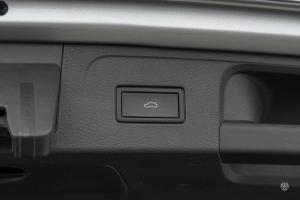 Grey Volkswagen Passat 2021 in Vilnius, with an engine capacity of 1.40 L and mileage of 174 thousand km for 17700 €, photo 19 on AUTOMOTO.COM.LV