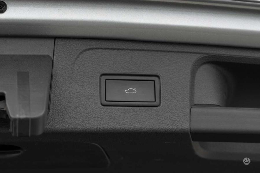 Grey Volkswagen Passat 2021 in Vilnius, with an engine capacity of 1.40 L and mileage of 174 thousand km for 17700 €, photo 19 on AUTOMOTO.COM.LV