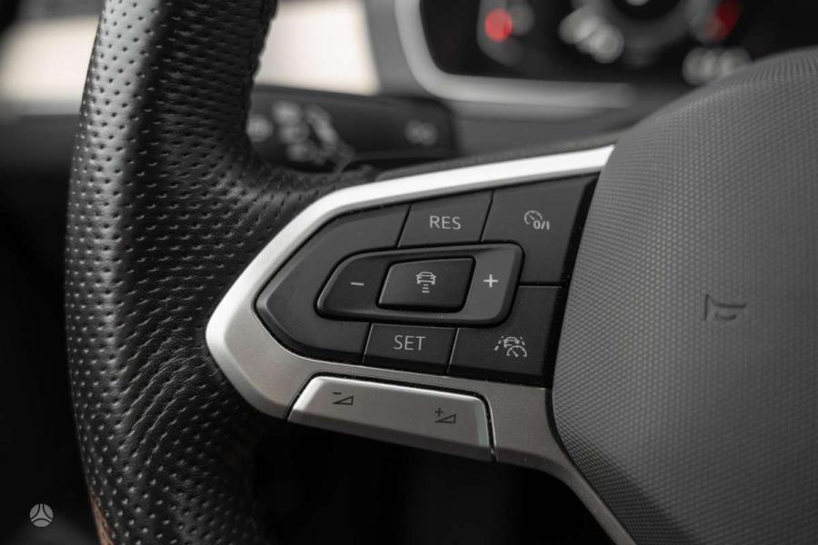 Grey Volkswagen Passat 2021 in Vilnius, with an engine capacity of 1.40 L and mileage of 174 thousand km for 17700 €, photo 22 on AUTOMOTO.COM.LV