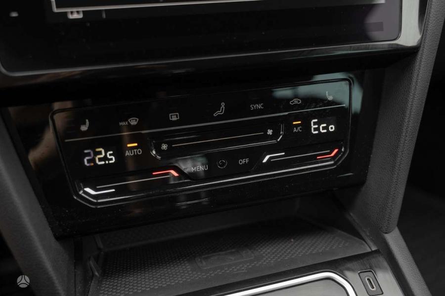 Grey Volkswagen Passat 2021 in Vilnius, with an engine capacity of 1.40 L and mileage of 174 thousand km for 17700 €, photo 32 on AUTOMOTO.COM.LV