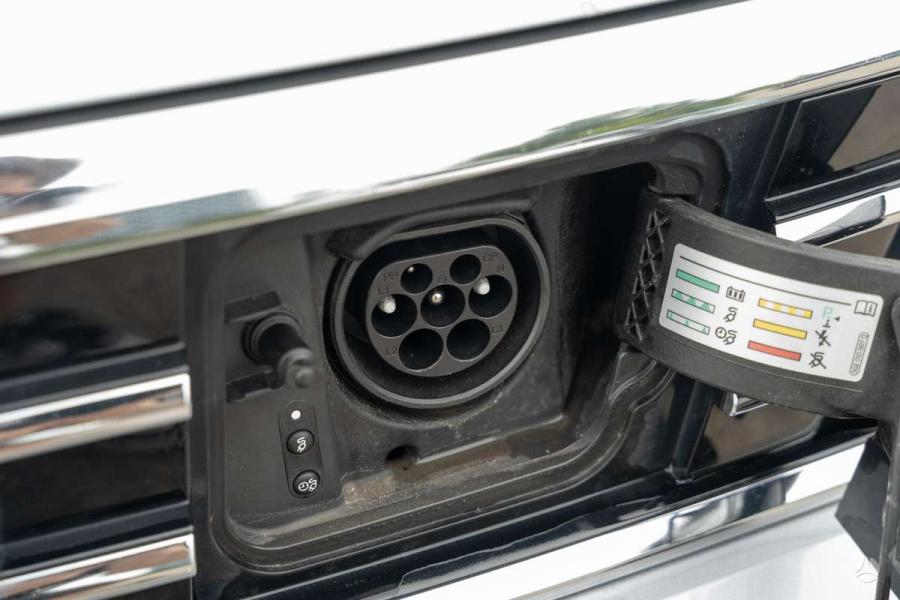 Grey Volkswagen Passat 2021 in Vilnius, with an engine capacity of 1.40 L and mileage of 174 thousand km for 17700 €, photo 36 on AUTOMOTO.COM.LV