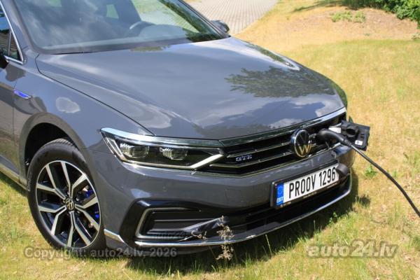 Grey Volkswagen Passat 2021 in Tallinn, with an engine capacity of 1.40 L and mileage of 106 thousand km for 20490 €, photo 7 on AUTOMOTO.COM.LV