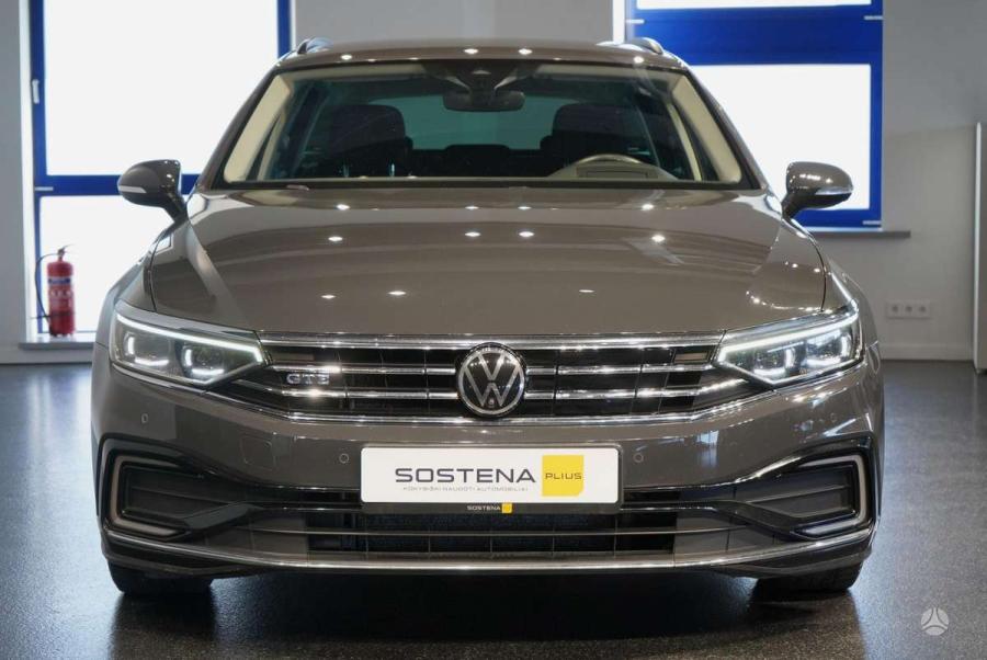 Pelēks Volkswagen Passat 2021 Viļņa, ar dzinēja tilpumu 1.40 L un nobraukumu 138 tūkst. km par 19600 €, foto 5 vietnē AUTOMOTO.COM.LV