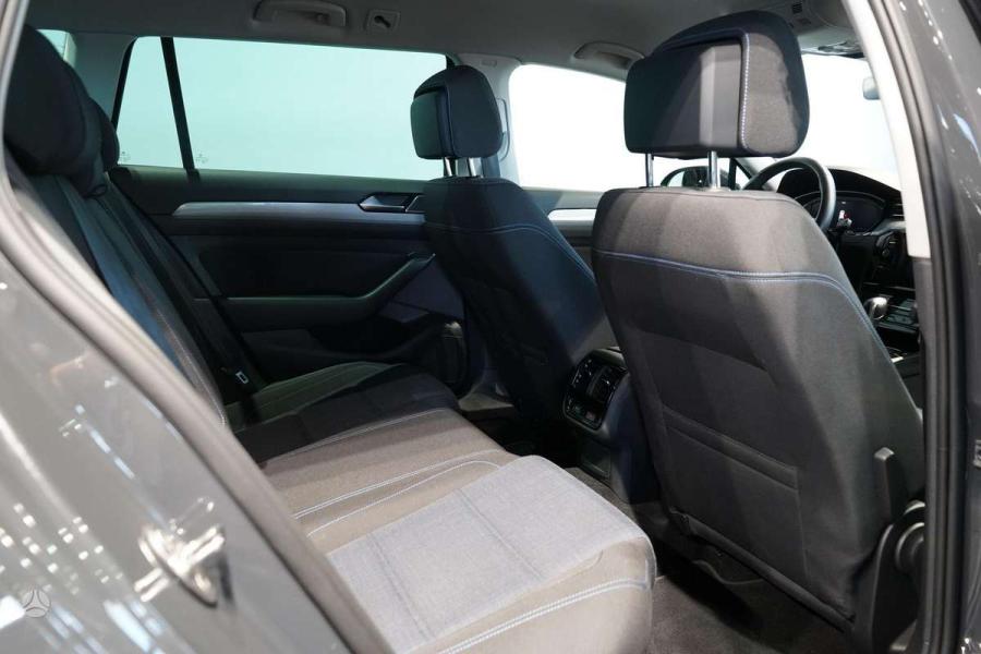 Pelēks Volkswagen Passat 2021 Viļņa, ar dzinēja tilpumu 1.40 L un nobraukumu 138 tūkst. km par 19600 €, foto 13 vietnē AUTOMOTO.COM.LV