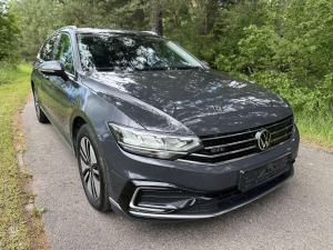 Grey Volkswagen Passat 2021 in Vilnius, with an engine capacity of 1.40 L and mileage of 199 thousand km for 14950 €, photo 4 on AUTOMOTO.COM.LV
