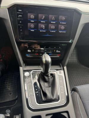Grey Volkswagen Passat 2021 in Vilnius, with an engine capacity of 1.40 L and mileage of 199 thousand km for 14950 €, photo 13 on AUTOMOTO.COM.LV