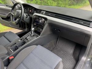 Grey Volkswagen Passat 2021 in Vilnius, with an engine capacity of 1.40 L and mileage of 199 thousand km for 14950 €, photo 14 on AUTOMOTO.COM.LV