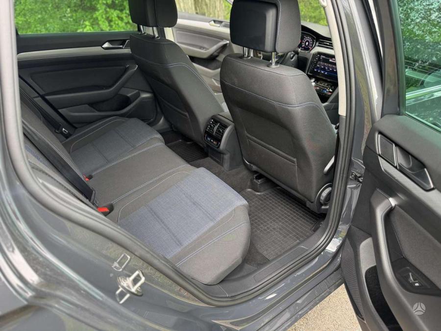 Grey Volkswagen Passat 2021 in Vilnius, with an engine capacity of 1.40 L and mileage of 199 thousand km for 14950 €, photo 15 on AUTOMOTO.COM.LV