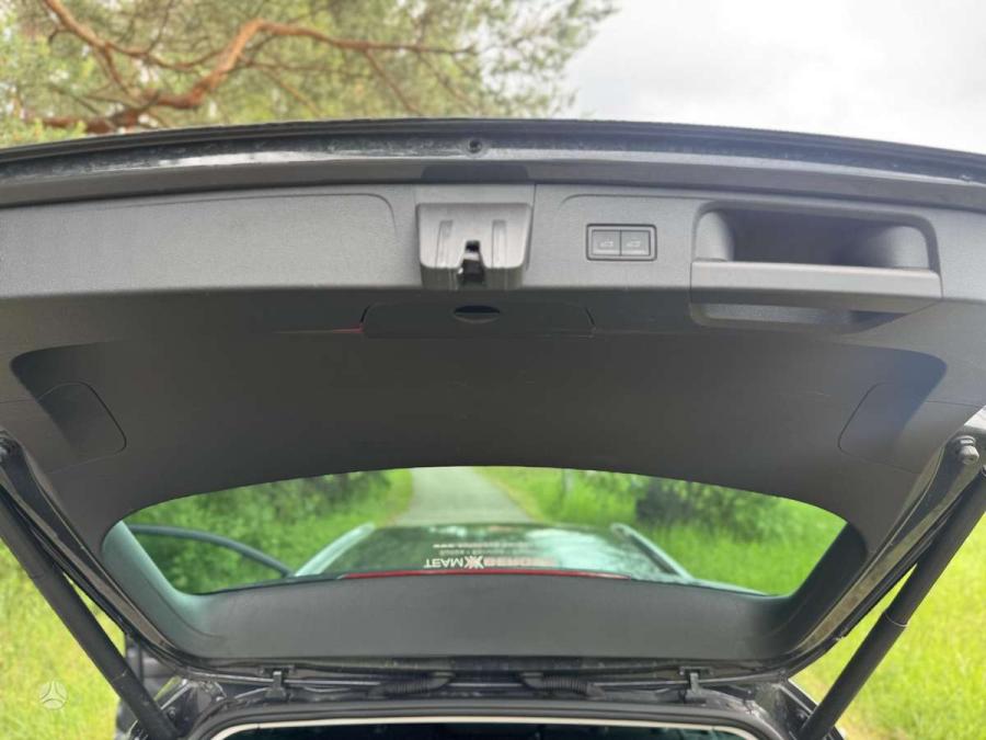 Grey Volkswagen Passat 2021 in Vilnius, with an engine capacity of 1.40 L and mileage of 199 thousand km for 14950 €, photo 16 on AUTOMOTO.COM.LV