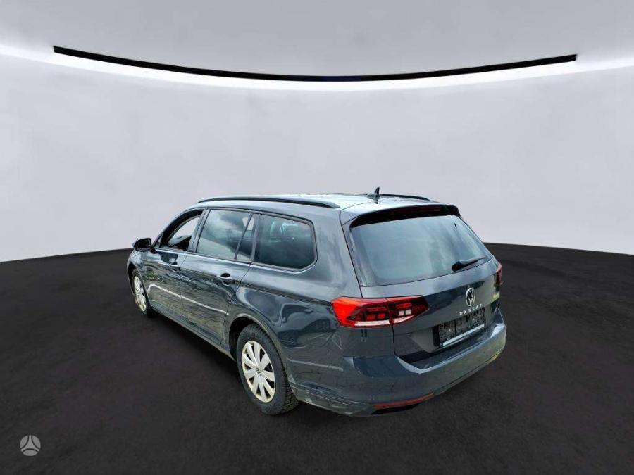 Grey Volkswagen Passat 2021 in Vilnius, with an engine capacity of 1.97 L and mileage of 144 thousand km for 15800 €, photo 5 on AUTOMOTO.COM.LV