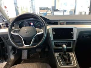 Grey Volkswagen Passat 2021 in Vilnius, with an engine capacity of 1.97 L and mileage of 144 thousand km for 15800 €, photo 7 on AUTOMOTO.COM.LV