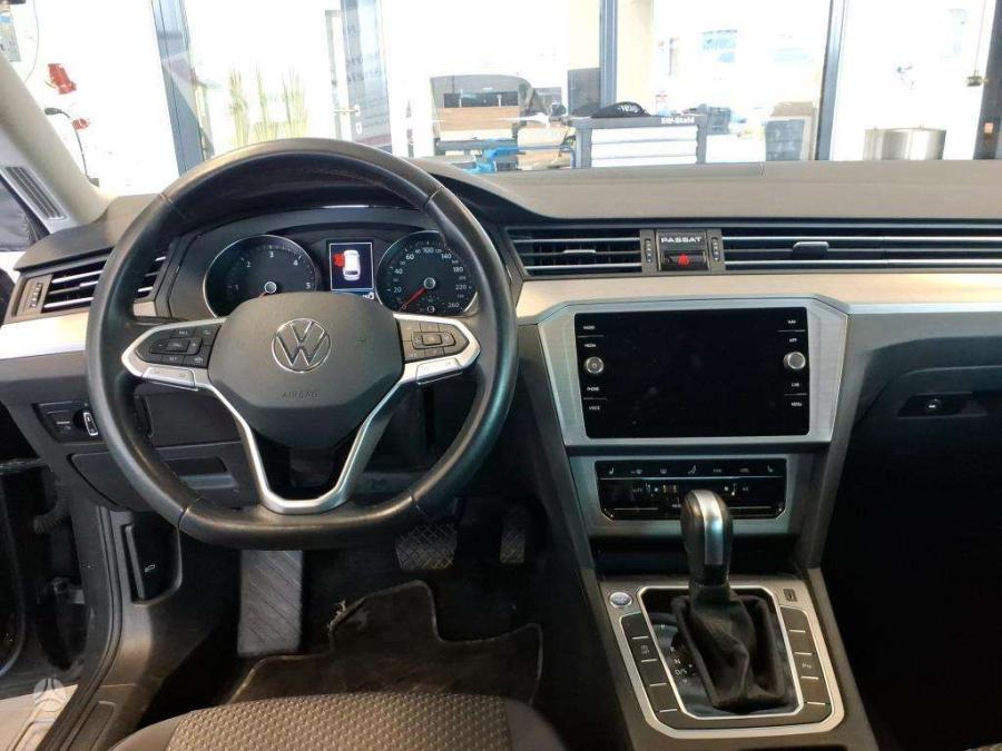 Grey Volkswagen Passat 2021 in Vilnius, with an engine capacity of 1.97 L and mileage of 144 thousand km for 15800 €, photo 7 on AUTOMOTO.COM.LV