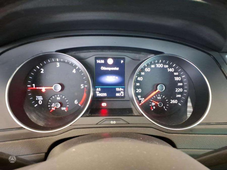Grey Volkswagen Passat 2021 in Vilnius, with an engine capacity of 1.97 L and mileage of 144 thousand km for 15800 €, photo 10 on AUTOMOTO.COM.LV