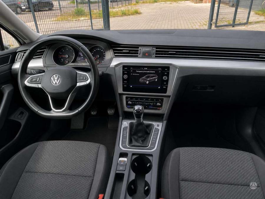Grey Volkswagen Passat 2021 in Vilnius, with an engine capacity of 1.97 L and mileage of 141 thousand km for 14900 €, photo 4 on AUTOMOTO.COM.LV