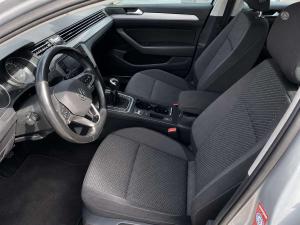 Grey Volkswagen Passat 2021 in Vilnius, with an engine capacity of 1.97 L and mileage of 141 thousand km for 14900 €, photo 5 on AUTOMOTO.COM.LV