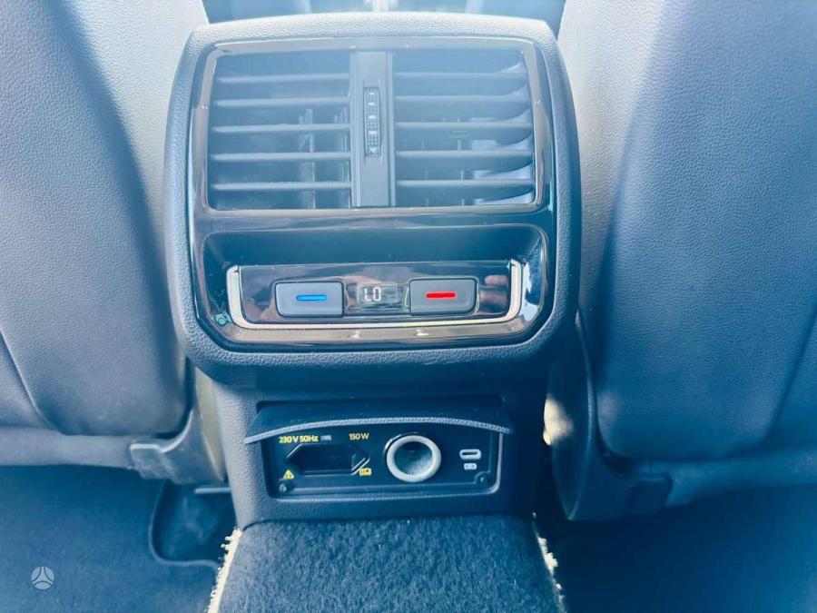 Grey Volkswagen Passat 2021 in Kaunas, with an engine capacity of 1.97 L and mileage of 250 thousand km for 14000 €, photo 19 on AUTOMOTO.COM.LV