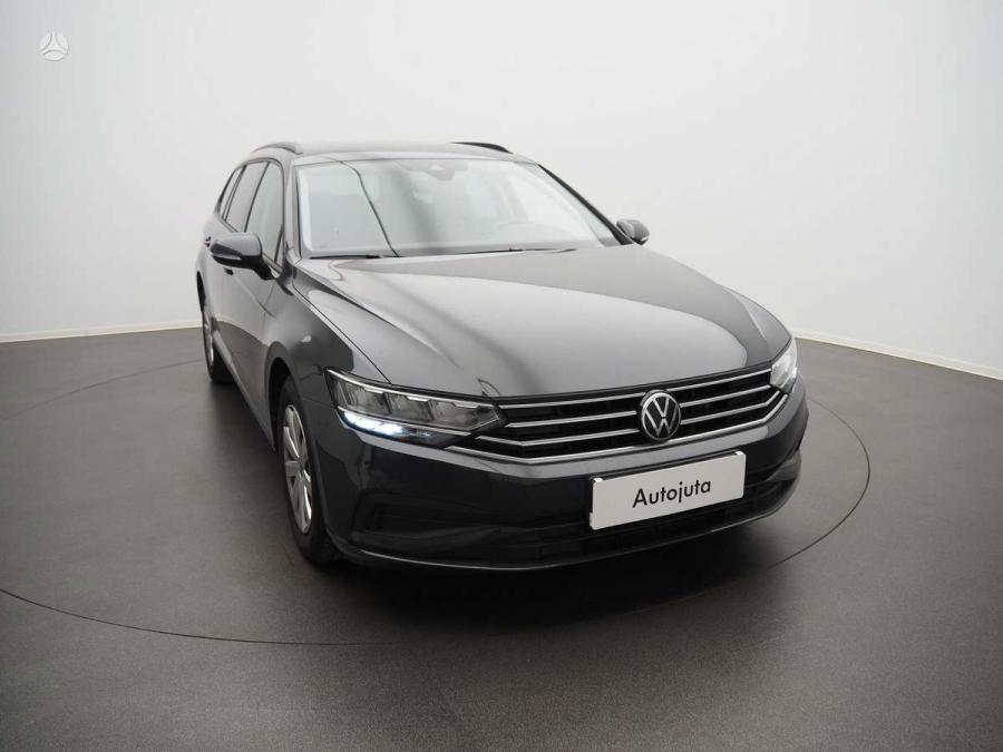 Grey Volkswagen Passat 2021 in Vilnius, with an engine capacity of 1.97 L and mileage of 144 thousand km for 15800 €, photo 4 on AUTOMOTO.COM.LV
