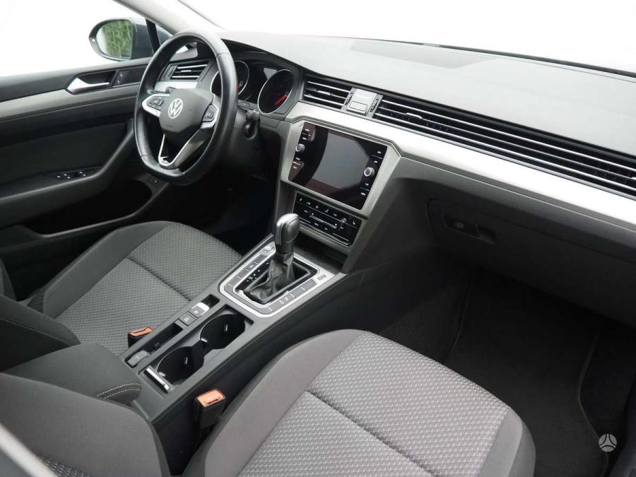 Grey Volkswagen Passat 2021 in Vilnius, with an engine capacity of 1.97 L and mileage of 144 thousand km for 15800 €, photo 13 on AUTOMOTO.COM.LV
