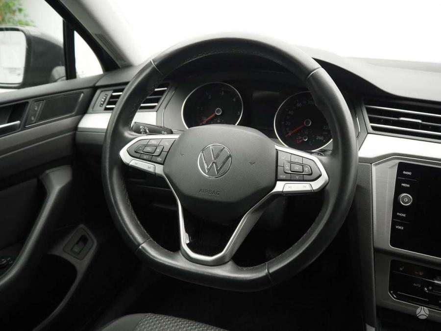 Grey Volkswagen Passat 2021 in Vilnius, with an engine capacity of 1.97 L and mileage of 144 thousand km for 15800 €, photo 21 on AUTOMOTO.COM.LV