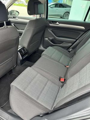 Pelēks Volkswagen Passat 2021 Šauļi, ar dzinēja tilpumu 1.97 L un nobraukumu 109 tūkst. km par 17900 €, foto 16 vietnē AUTOMOTO.COM.LV