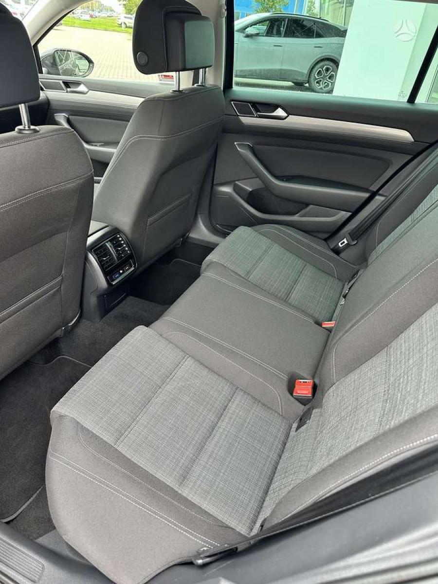 Pelēks Volkswagen Passat 2021 Šauļi, ar dzinēja tilpumu 1.97 L un nobraukumu 109 tūkst. km par 17900 €, foto 16 vietnē AUTOMOTO.COM.LV