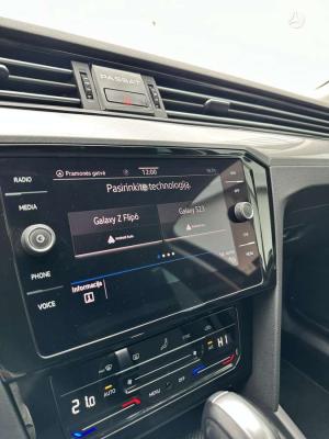 Pelēks Volkswagen Passat 2021 Šauļi, ar dzinēja tilpumu 1.97 L un nobraukumu 109 tūkst. km par 17900 €, foto 24 vietnē AUTOMOTO.COM.LV