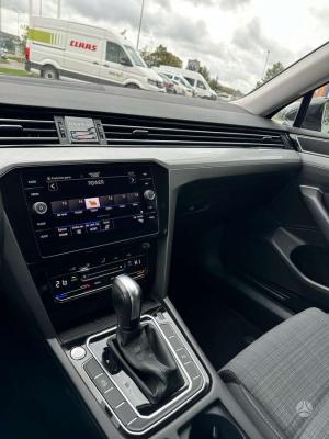 Pelēks Volkswagen Passat 2021 Šauļi, ar dzinēja tilpumu 1.97 L un nobraukumu 109 tūkst. km par 17900 €, foto 27 vietnē AUTOMOTO.COM.LV