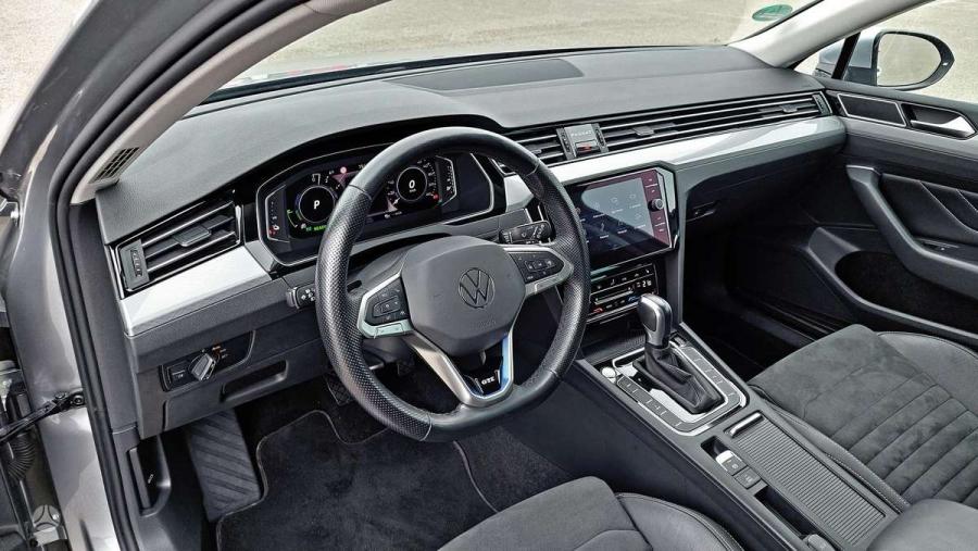 Pelēks Volkswagen Passat 2021 Viļņa, ar dzinēja tilpumu 1.40 L un nobraukumu 165 tūkst. km par 15500 €, foto 29 vietnē AUTOMOTO.COM.LV