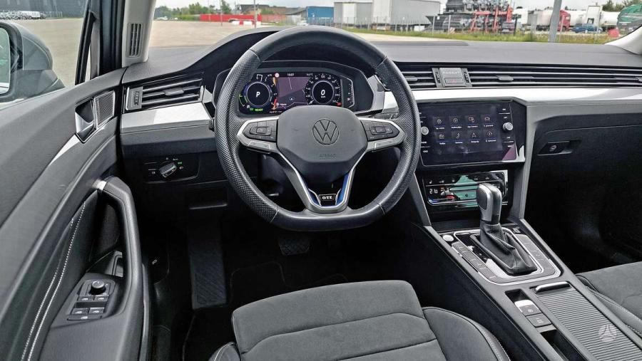Pelēks Volkswagen Passat 2021 Viļņa, ar dzinēja tilpumu 1.40 L un nobraukumu 165 tūkst. km par 15500 €, foto 34 vietnē AUTOMOTO.COM.LV