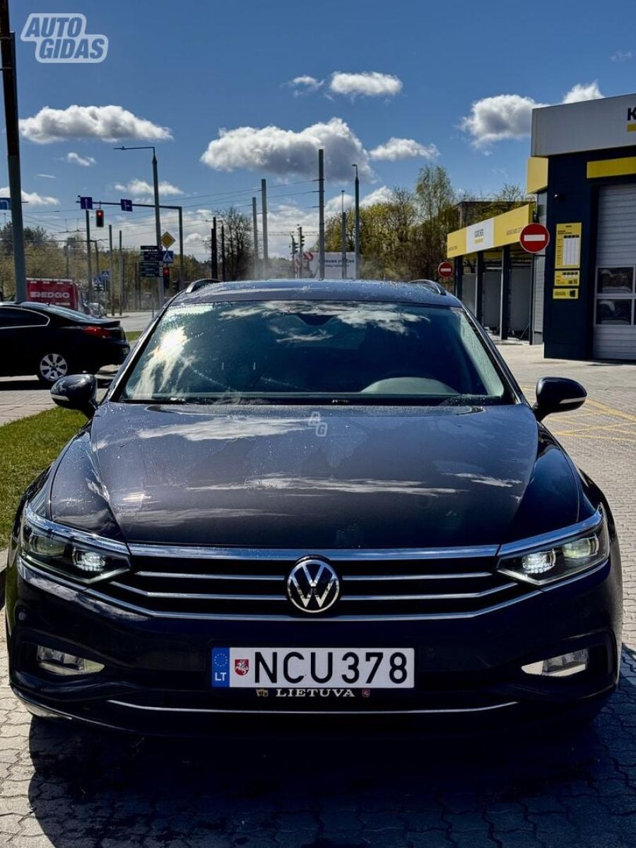 Grey Volkswagen Passat 2021 in Vilnius, with an engine capacity of 2.00 L and mileage of 170 thousand km for 15500 €, photo 1 on AUTOMOTO.COM.LV