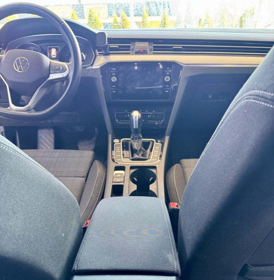 Grey Volkswagen Passat 2021 in Vilnius, with an engine capacity of 2.00 L and mileage of 170 thousand km for 15500 €, photo 13 on AUTOMOTO.COM.LV