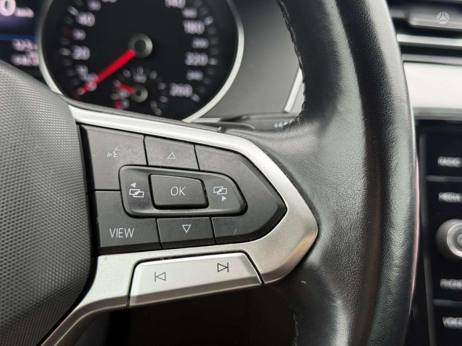 Pelēks Volkswagen Passat 2021 Viļņa, ar dzinēja tilpumu 1.97 L un nobraukumu 196 tūkst. km par 14999 €, foto 28 vietnē AUTOMOTO.COM.LV