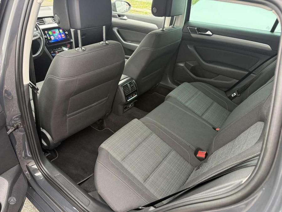 Pelēks Volkswagen Passat 2021 Viļņa, ar dzinēja tilpumu 1.97 L un nobraukumu 196 tūkst. km par 14999 €, foto 33 vietnē AUTOMOTO.COM.LV