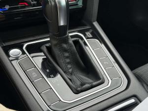 Pelēks Volkswagen Passat 2021 Viļņa, ar dzinēja tilpumu 1.97 L un nobraukumu 196 tūkst. km par 14999 €, foto 37 vietnē AUTOMOTO.COM.LV