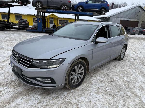 Grey Volkswagen Passat 2022 in Kaunas, with an engine capacity of 1.97 L and mileage of 177 thousand km for 12800 €, photo 1 on AUTOMOTO.COM.LV